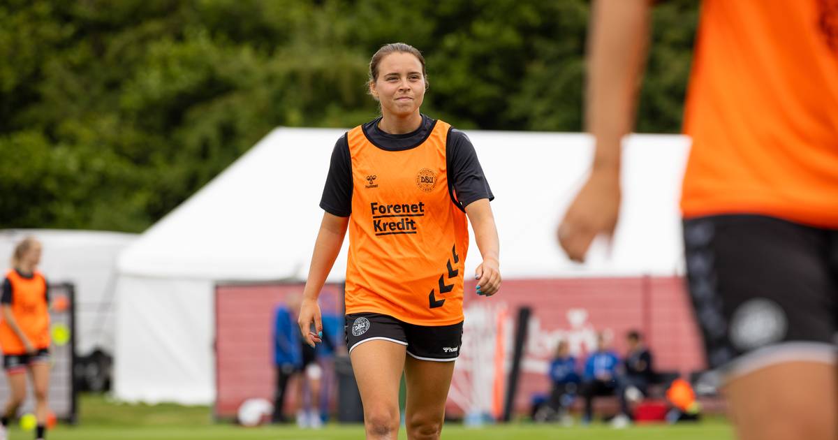 Da Emma Snerle fik kontrakt i en engelsk storklub, mærkede hun for ...