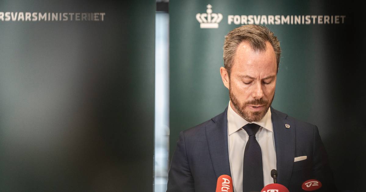 Ellemann angreb Mette Frederiksen for at møffe møgsag nedad – nu gør ...