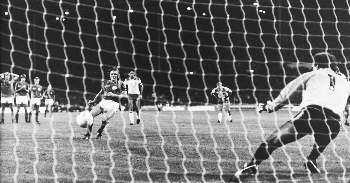 Allan Simonsen afslører hemmelighed 40 år efter det ikoniske mål på ...