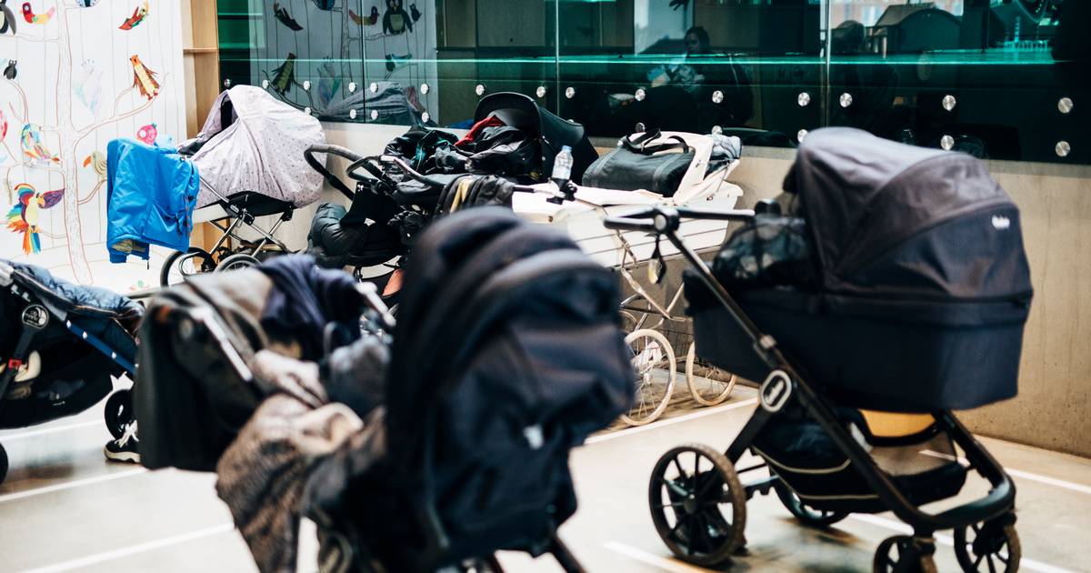 Længere barsel øger barnets trivsel i hele opvæksten - Jyllands-Posten