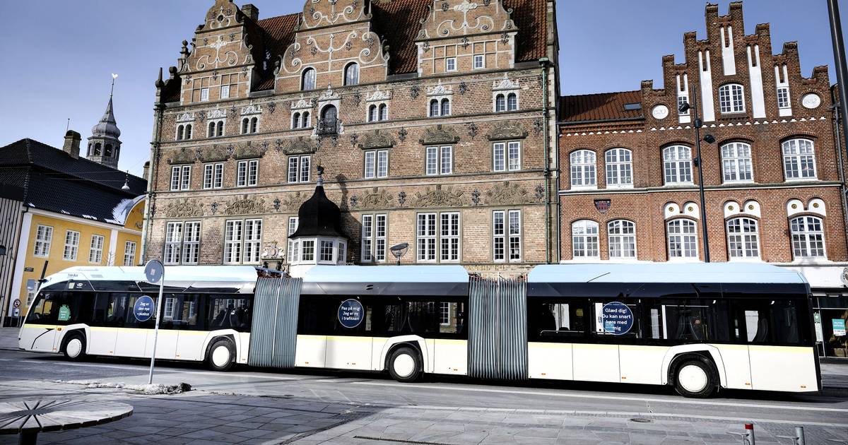 Letbane eller bus? Danmarks første "letbane på gummihjul" åbner lørdag ...