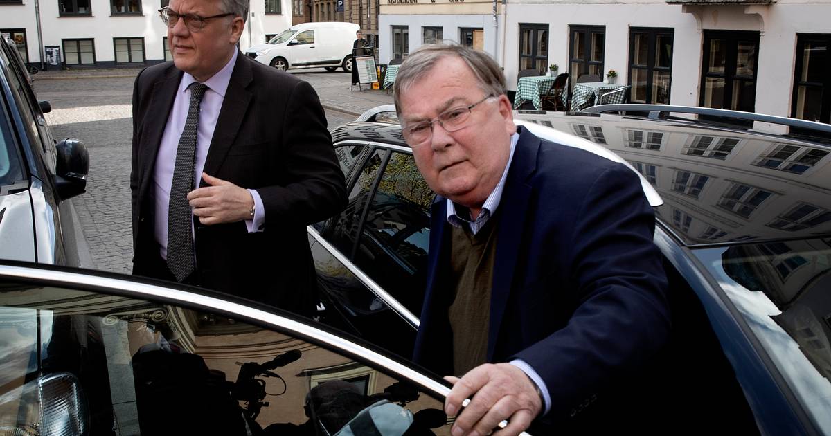 Anklagemyndighed vil udskyde sager mod Claus Hjort og Lars Findsen - Jyllands-Posten