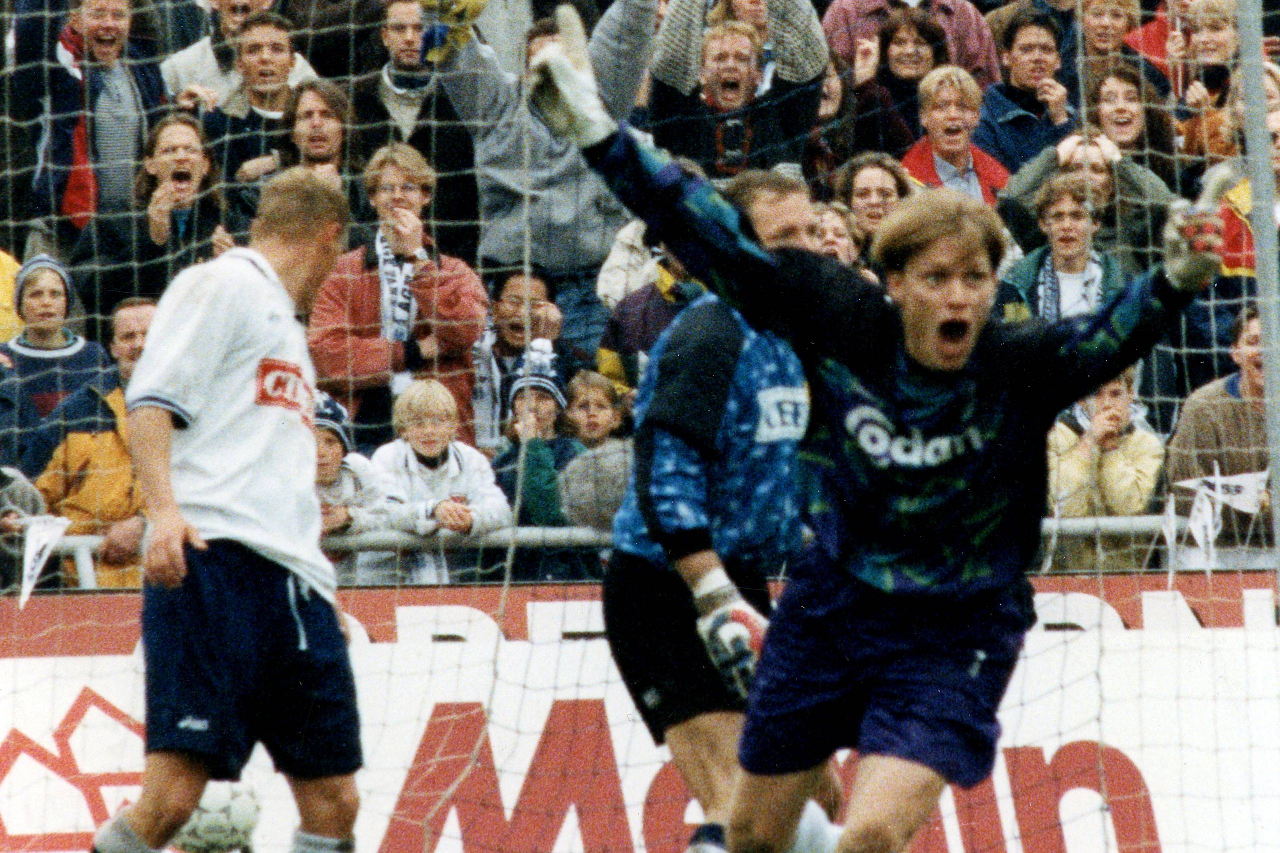 Brøndby-keeper blev kendt for ikonisk mål på Aarhus Stadion - Jyllands ...