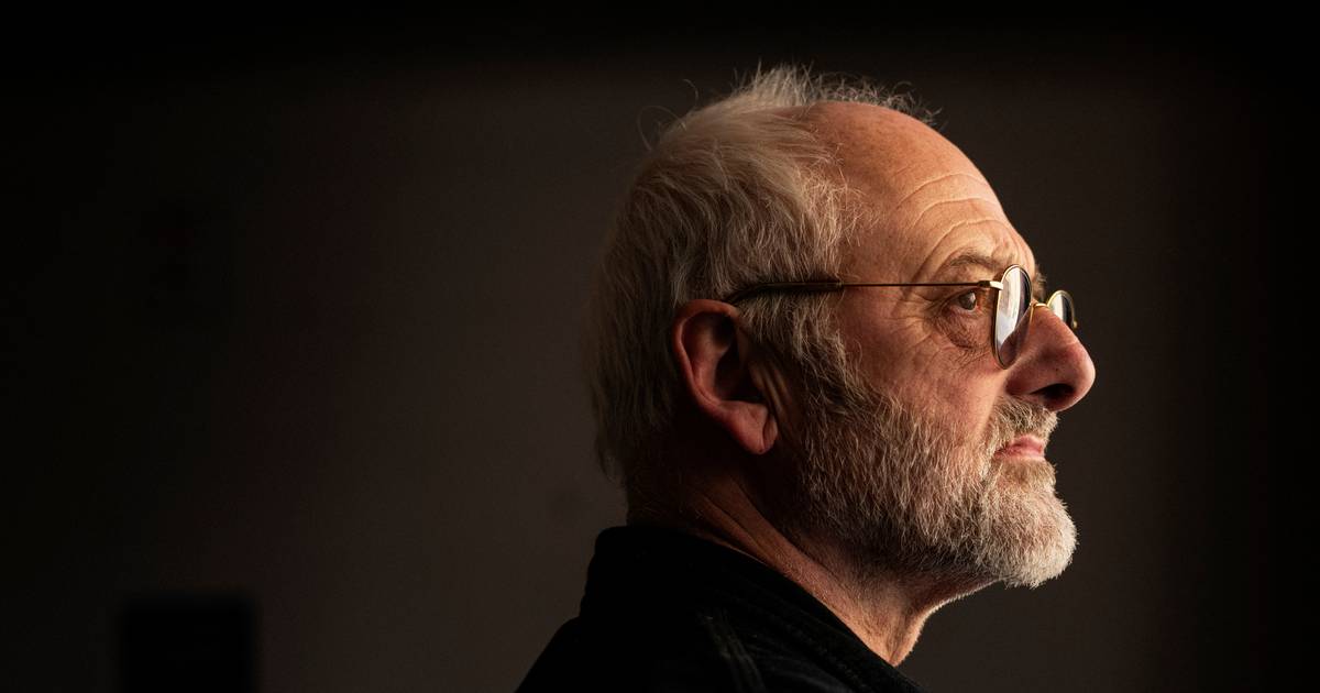 Én mand, mange guitarer og friskbagt intensitet på scenen - Din Avis