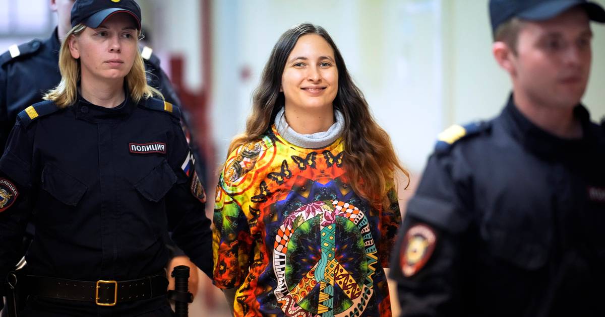 Fem lapper papir med kritik af krigen mod Ukraine udløser syv års ...