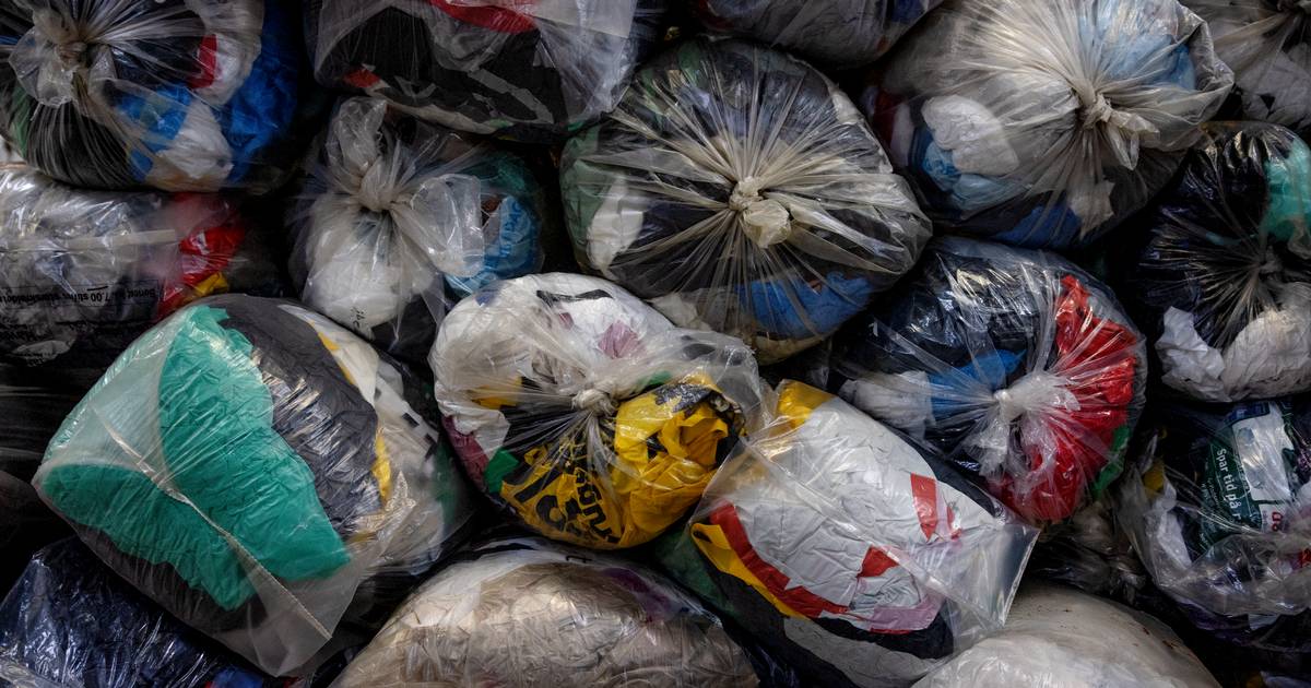 Firma skulle håndtere kasseret tøj. Nu er samarbejdet stoppet ...