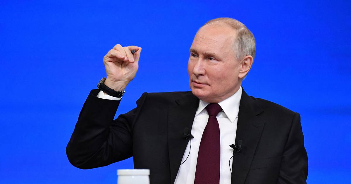 Putin advarer om problemer med Nato-landet Finland - Jyllands-Posten