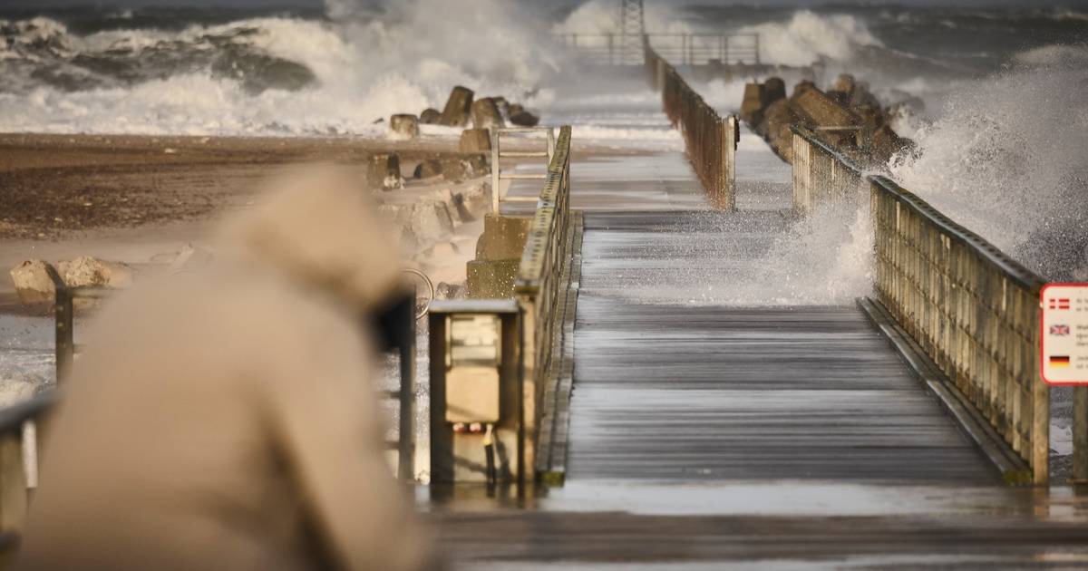 Han fik ideen til at navngive dansk stormvejr efter kolleger, han var træt af - Jyllands-Posten