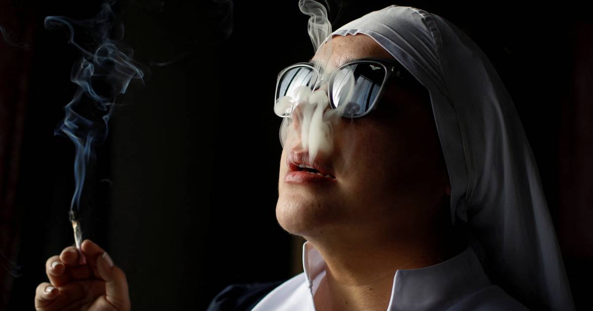 Hashrygende ”nonner” hader religion og tjener millioner på cannabis ...