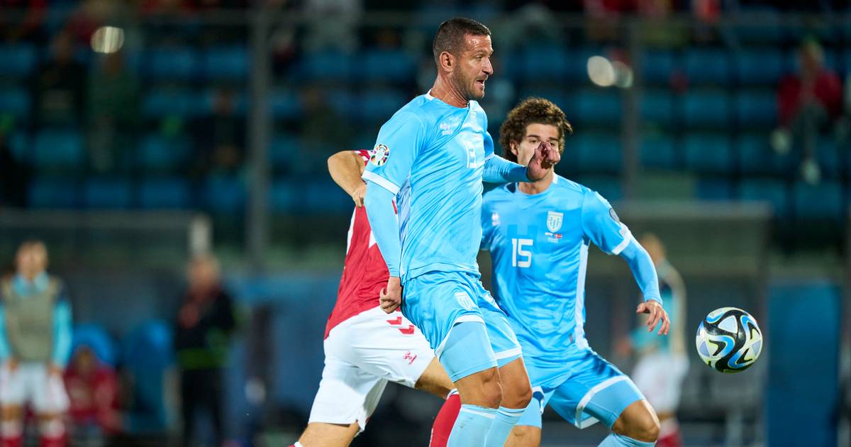 Verdens dårligste landshold runder 20 år uden sejr - Jyllands-Posten