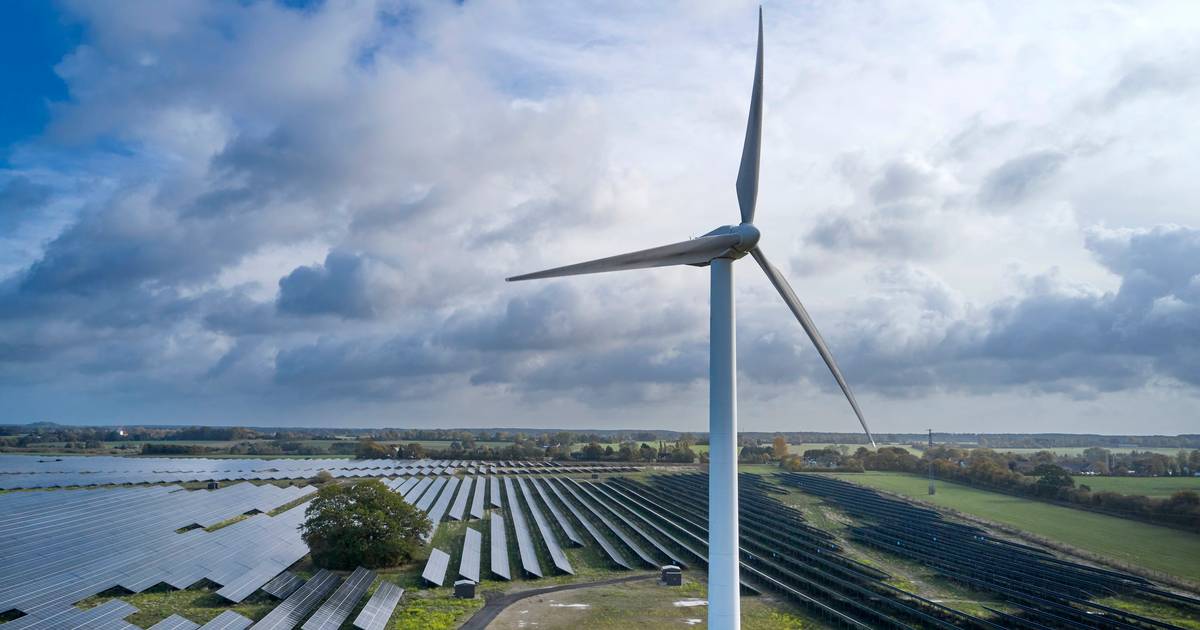 Solceller brager frem: Elkunder på prisjagt får nyt pejlemærke - Jyllands-Posten