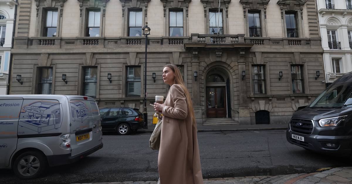 Kvinder får adgang til den eksklusive The Garrick Club i London ...