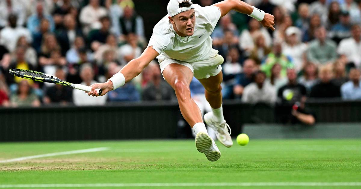 Skuffet Holger Rune kæmpede med nerver inden nederlag til Djokovic - Jyllands-Posten