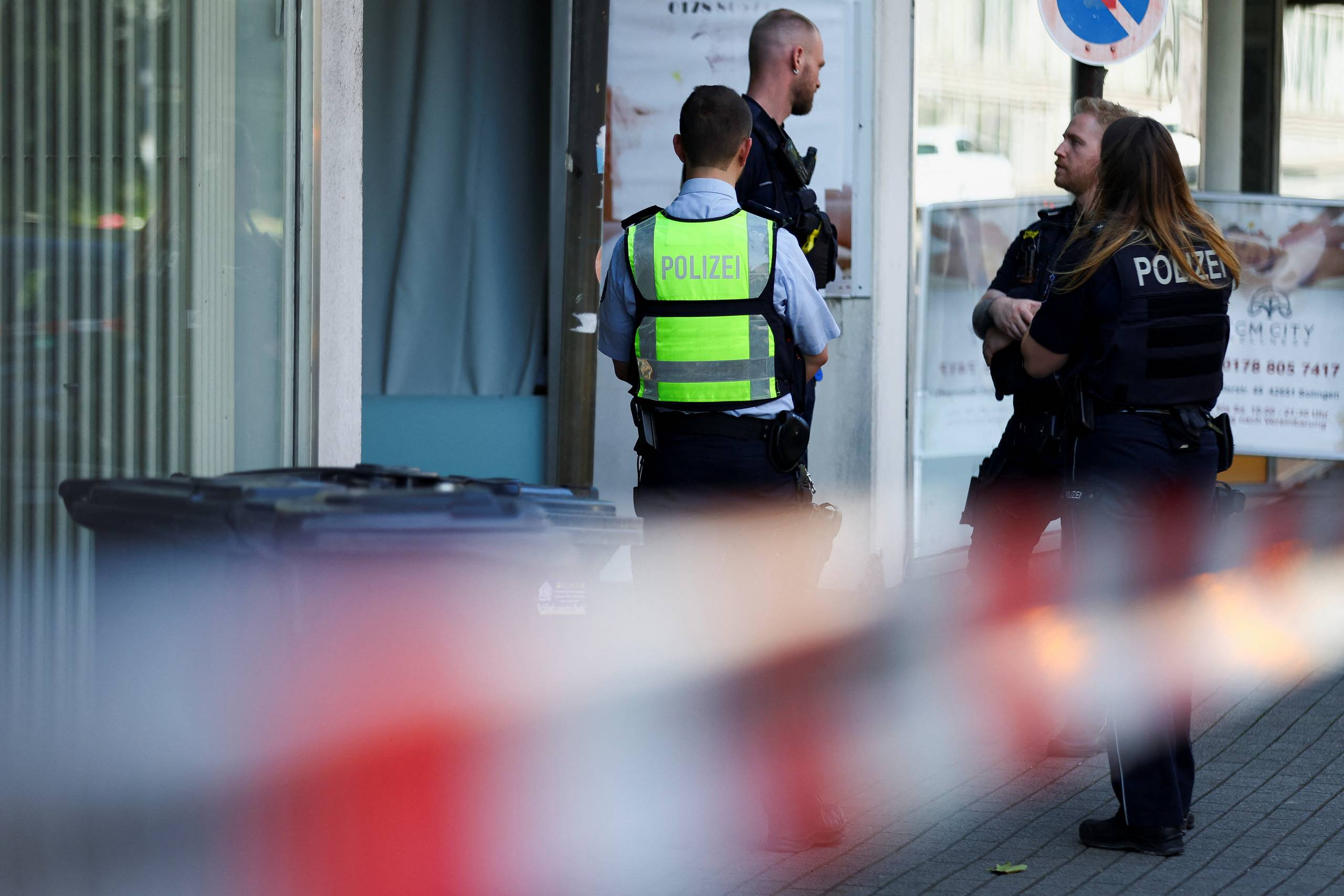 Islamisk Stat tager ansvaret for knivangreb ved byfest - Jyllands-Posten