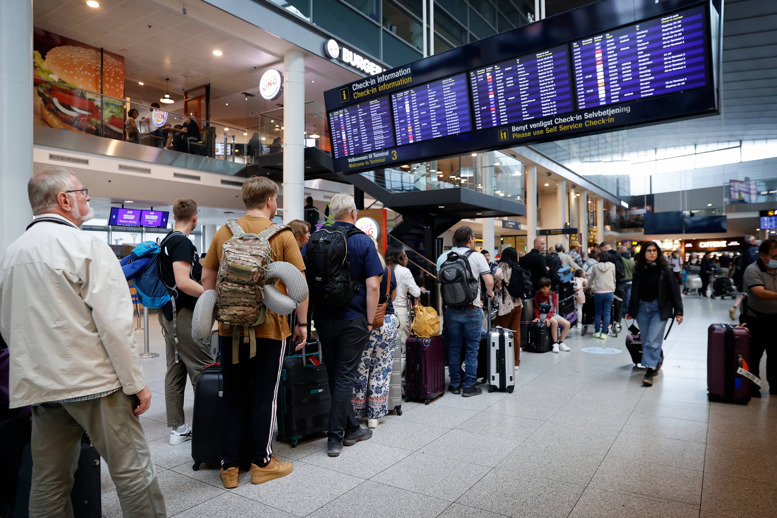 Indisk kvinde sneg sig på fly fra København uden billet - Jyllands-Posten