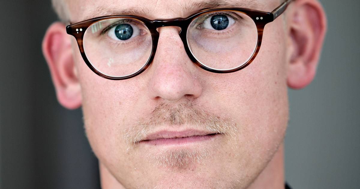 Kan man lave sjov med 13 måneder som gidsel hos IS? Daniel Rye vil ...