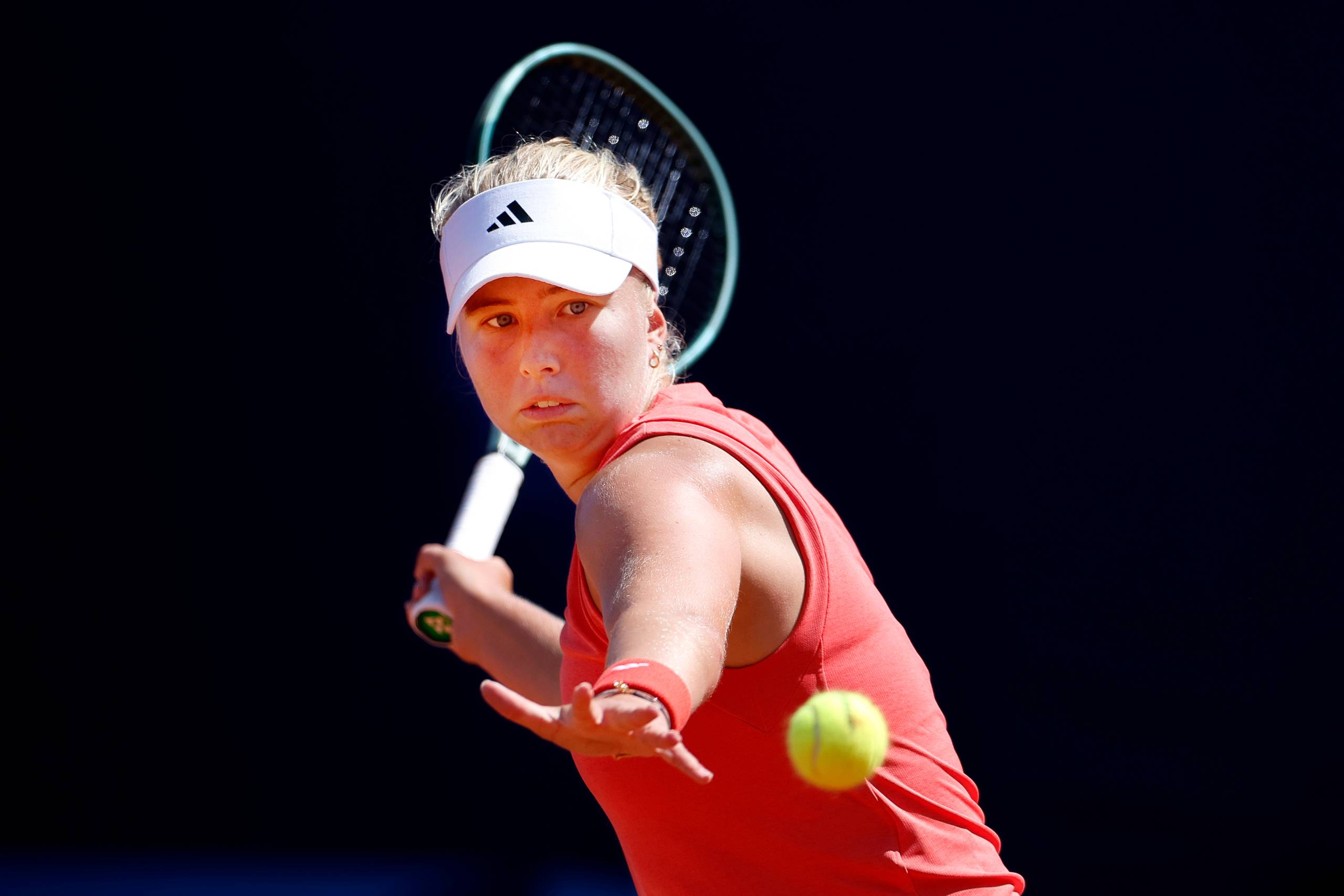 Tauson rammer plet mod brite og booker kvartfinale i Osaka - Jyllands ...