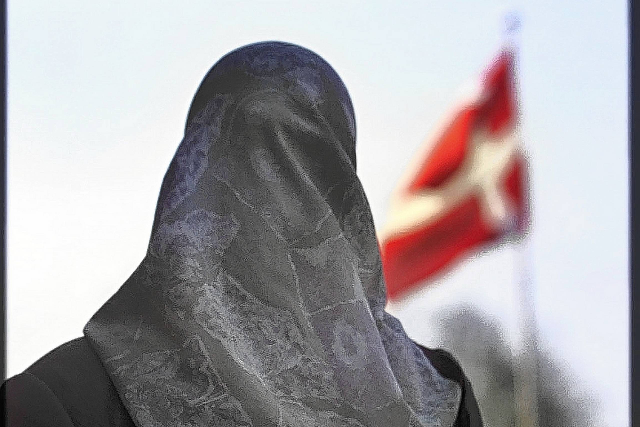 Muslimer må forstå, hvorfor det kniber med forståelsen. I vil jo ikke ... Muslimer må forstå, hvorfor det kniber med forståelsen. I vil jo ikke ...