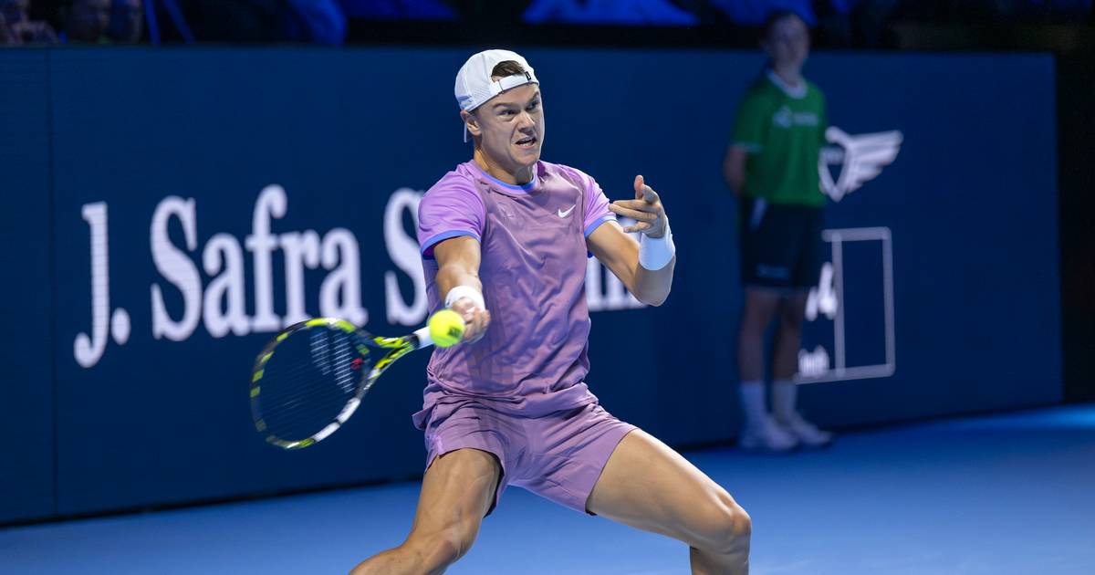 Rune viser på ny styrke og spiller sig i kvartfinalen i Basel - Jyllands-Posten