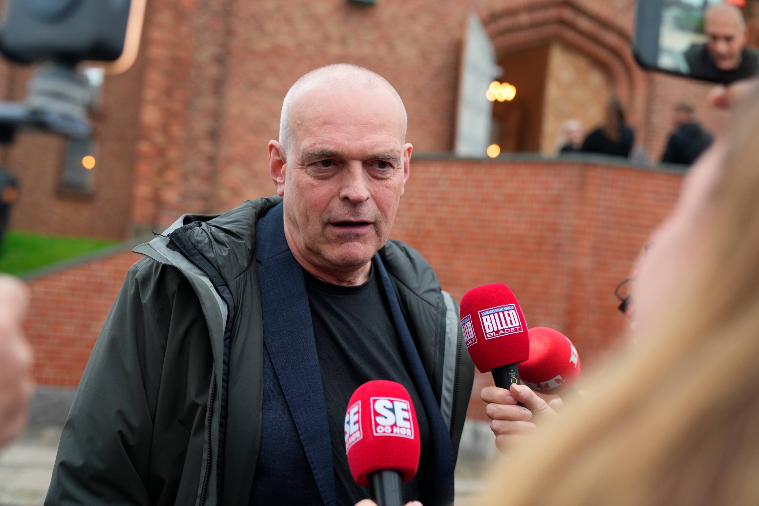 Revykolleger er mødt op for at tage afsked med Ulf Pilgaard - Jyllands ...