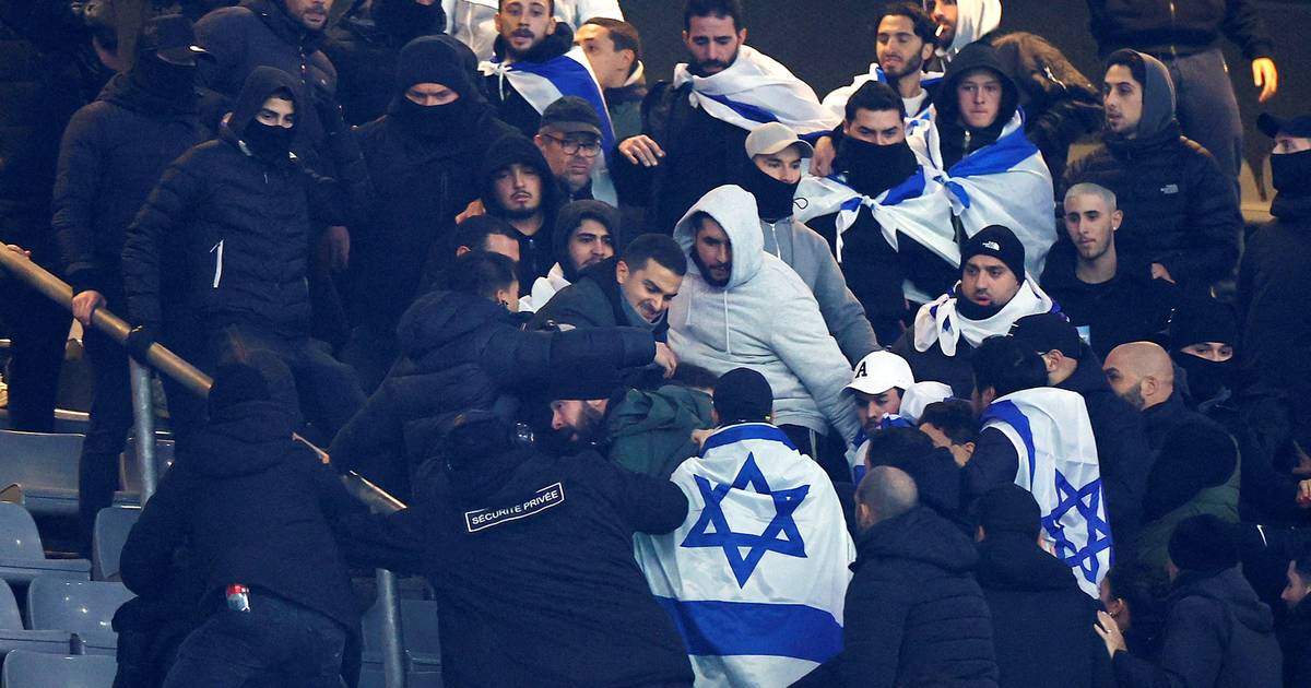 Buhråb og ballade overskyggede Frankrigs kamp mod Israel - Jyllands-Posten Buhråb og ballade overskyggede Frankrigs kamp mod Israel - Jyllands-Posten