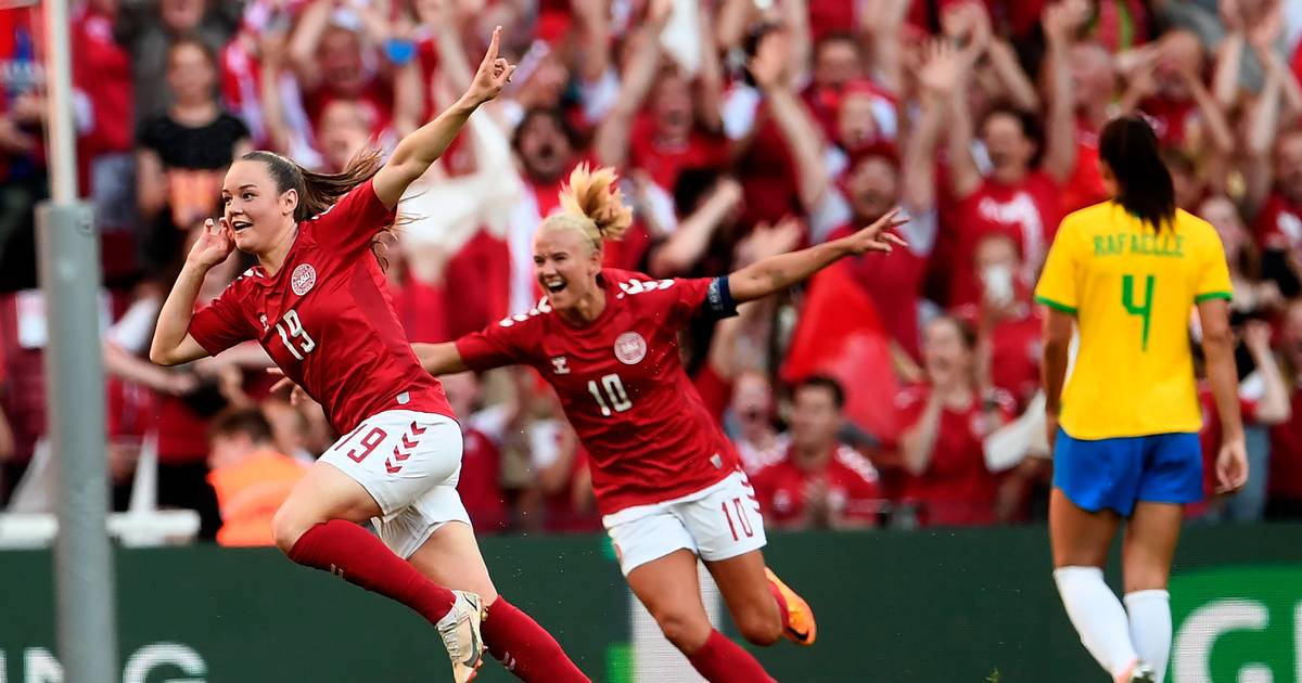Jeg er en firbenet pingvin, som gerne vil spille fodbold - Jyllands-Posten