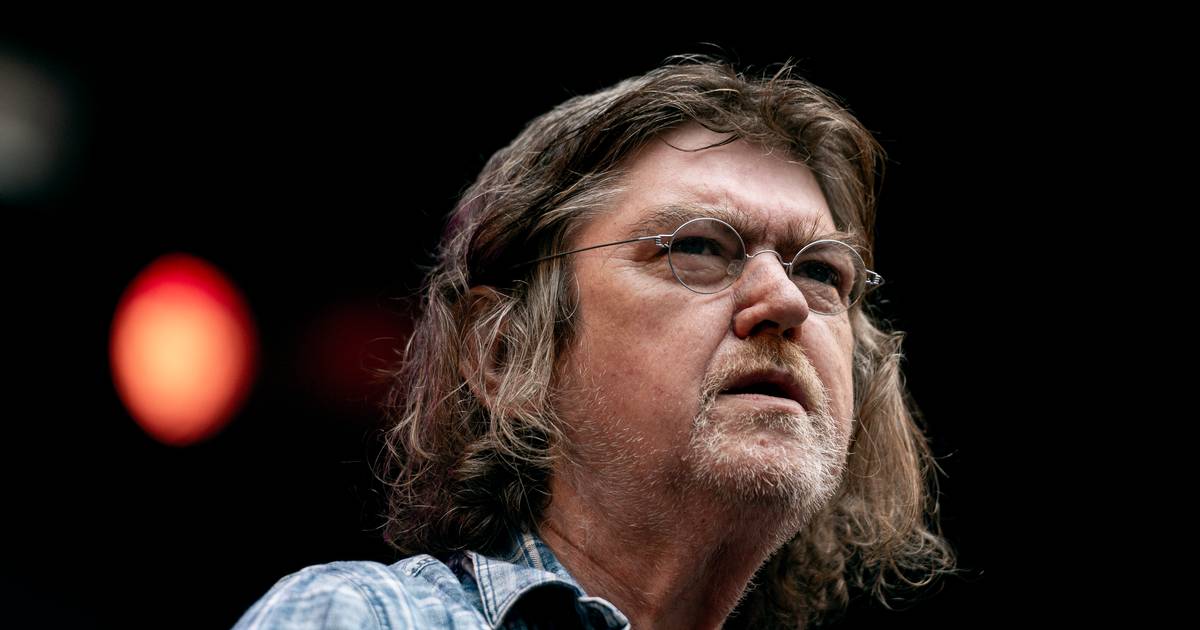 Johnny Madsens søn er rystet efter ny bog om sin far - Jyllands-Posten