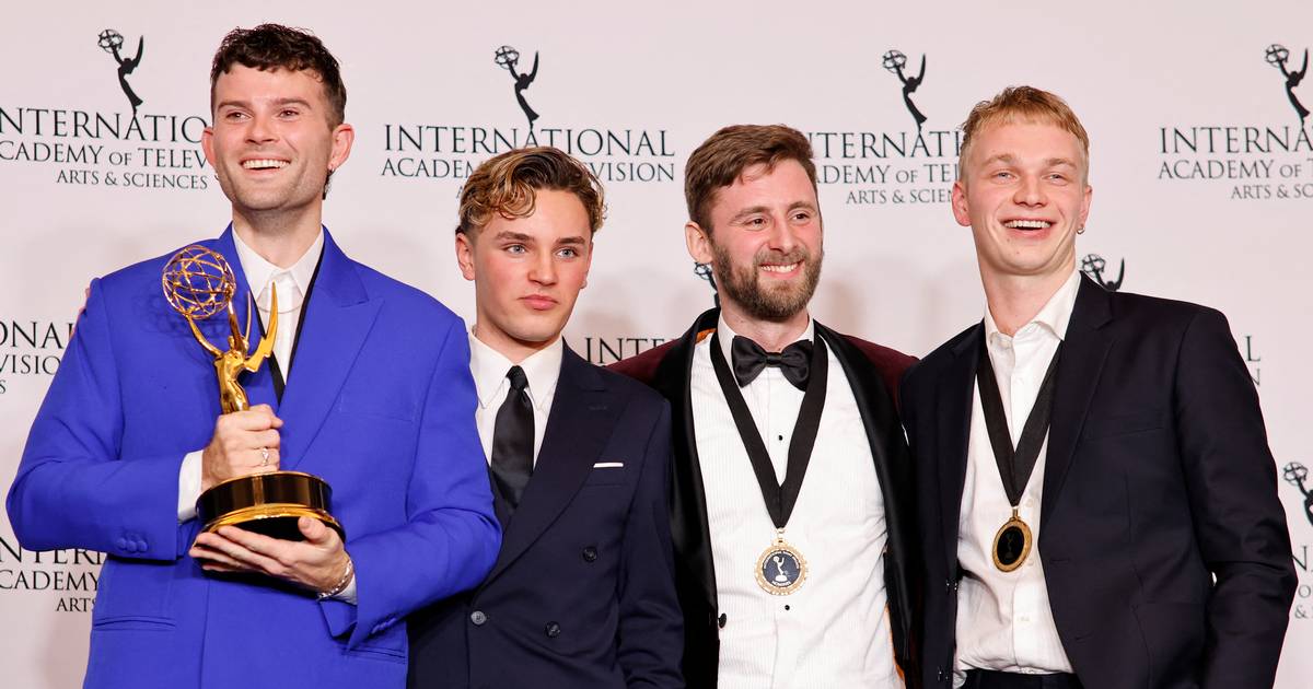 Euforisk dansk instruktør efter Emmy: »Jeg tror, jeg er lidt i ...