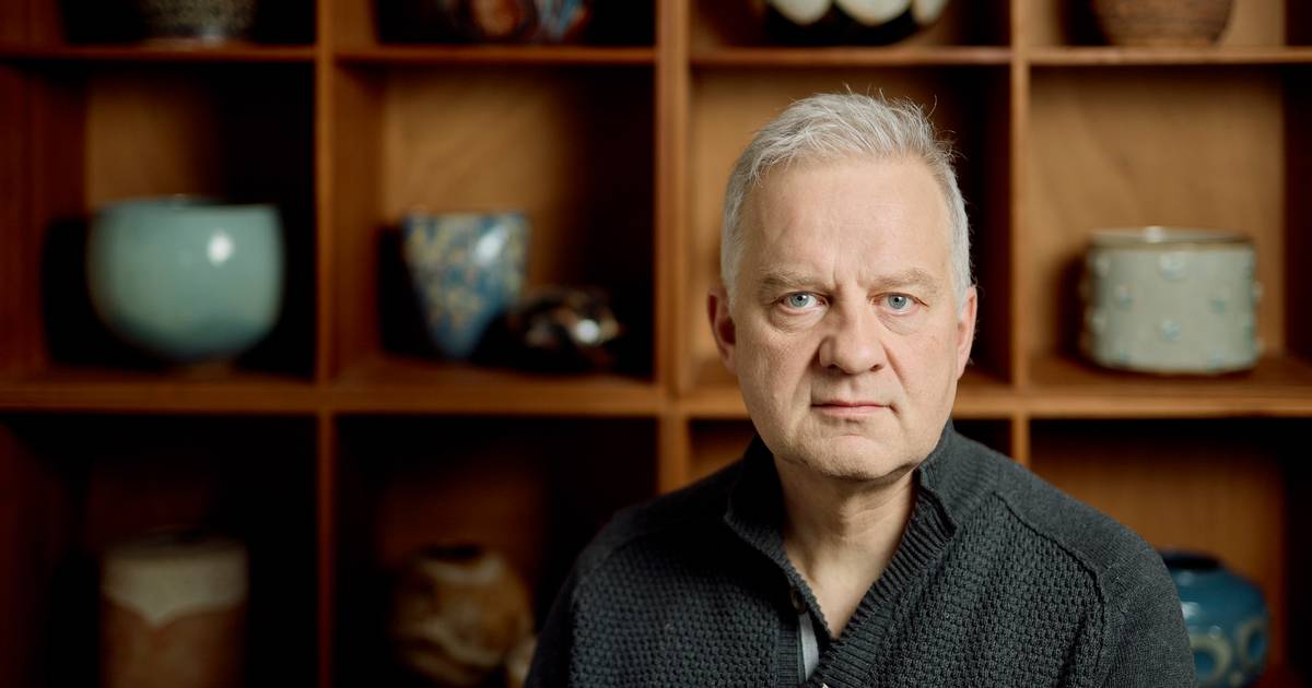 Lektor i statskundskab har stort samlergen: Nu udgiver han bog om sin ...