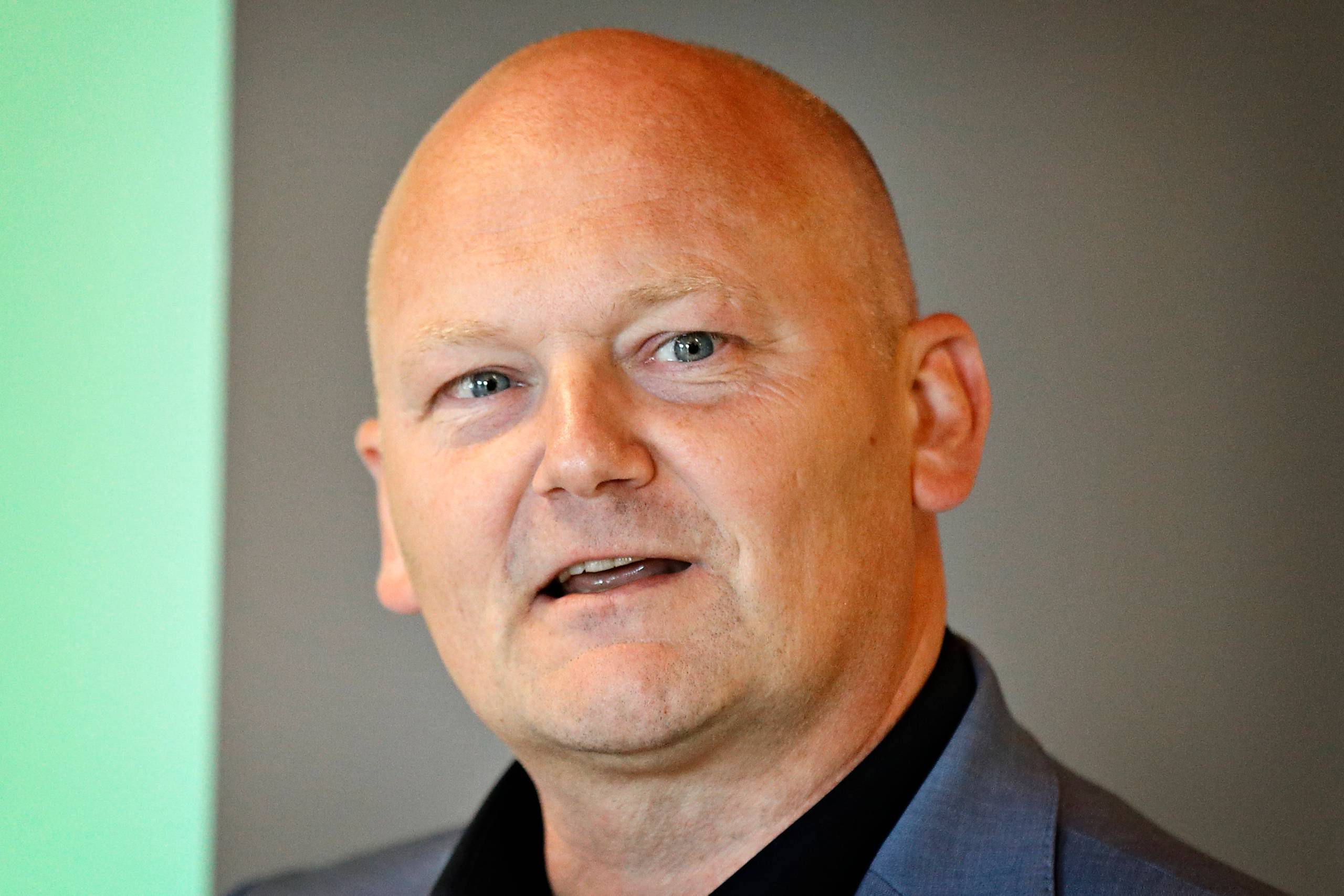 Socialdemokrat trækker sig som spidskandidat til ny storregion - bakker nu op om kollega ...