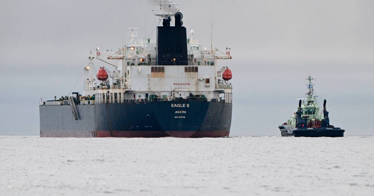 Sverige sender skib til finsk efterforskning af kabelbrud - Jyllands-Posten