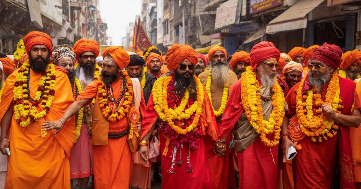 Aldrig har så mange mennesker været samlet på ét sted - Jyllands-Posten