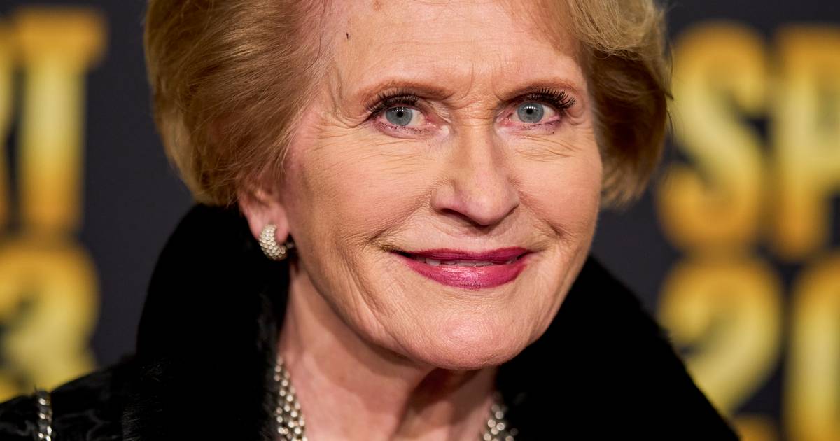 Karin Salling uddeler hundredvis af millioner til »vores kunder ...