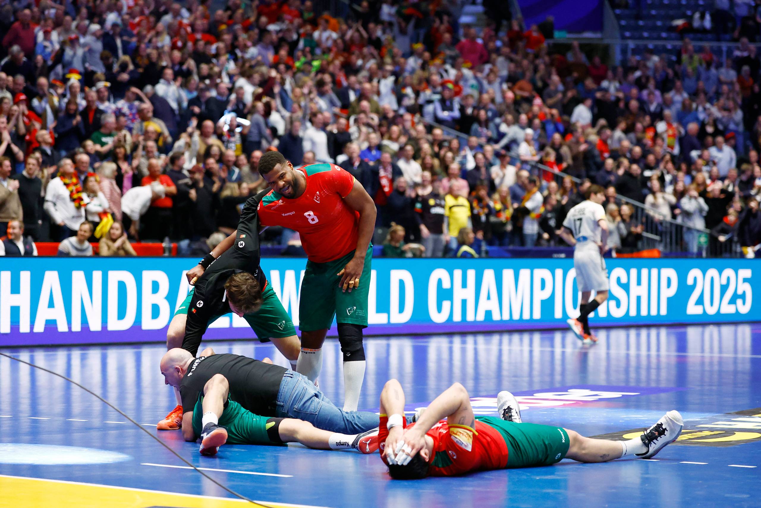 Dramatisk sejr sender Portugal i favnen på Danmark - Jyllands-Posten