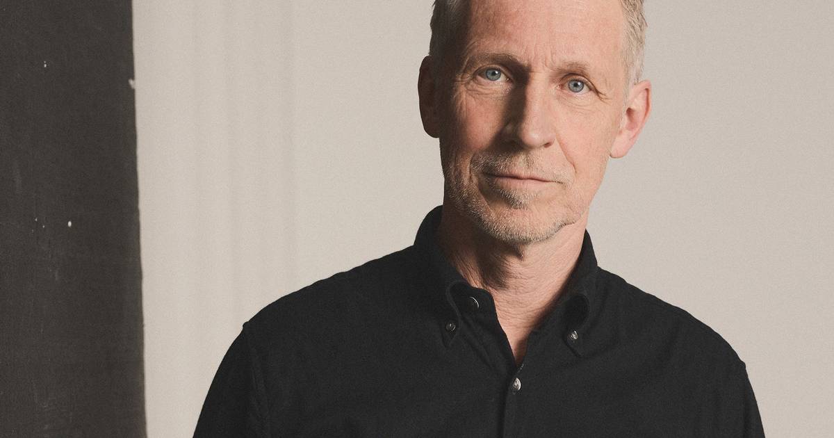 Han debuterer med en stærk samtidskrimi, der var en succes, allerede ...