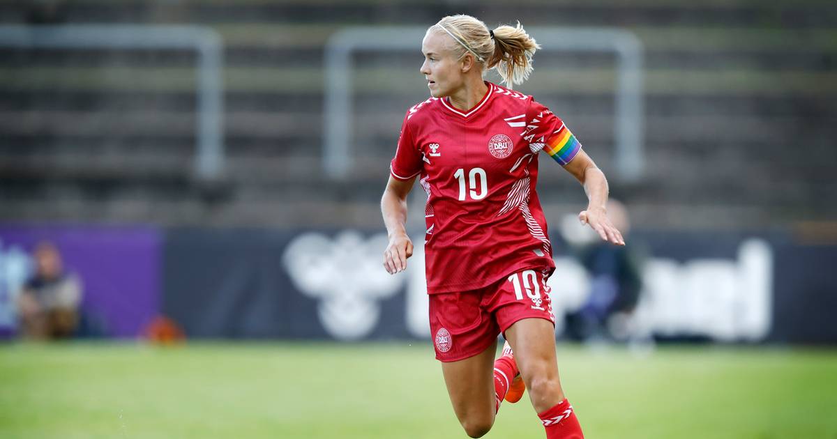 Fodboldkvinder nærmer sig mændene økonomisk med ny aftale - Jyllands-Posten