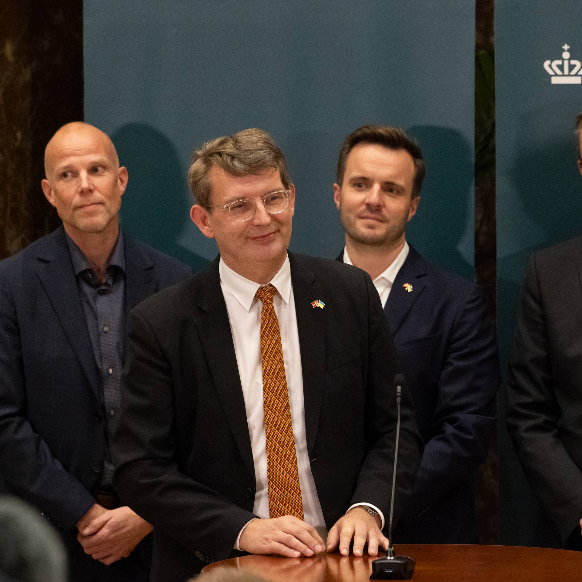 Kuno Fencker melder sig ud af Siumut og ind i Naleraq - Jyllands-Posten