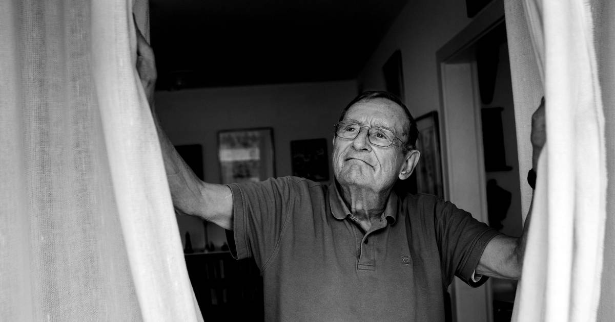 Harris er rykket ind på tilskuerrækken - Jyllands-Posten