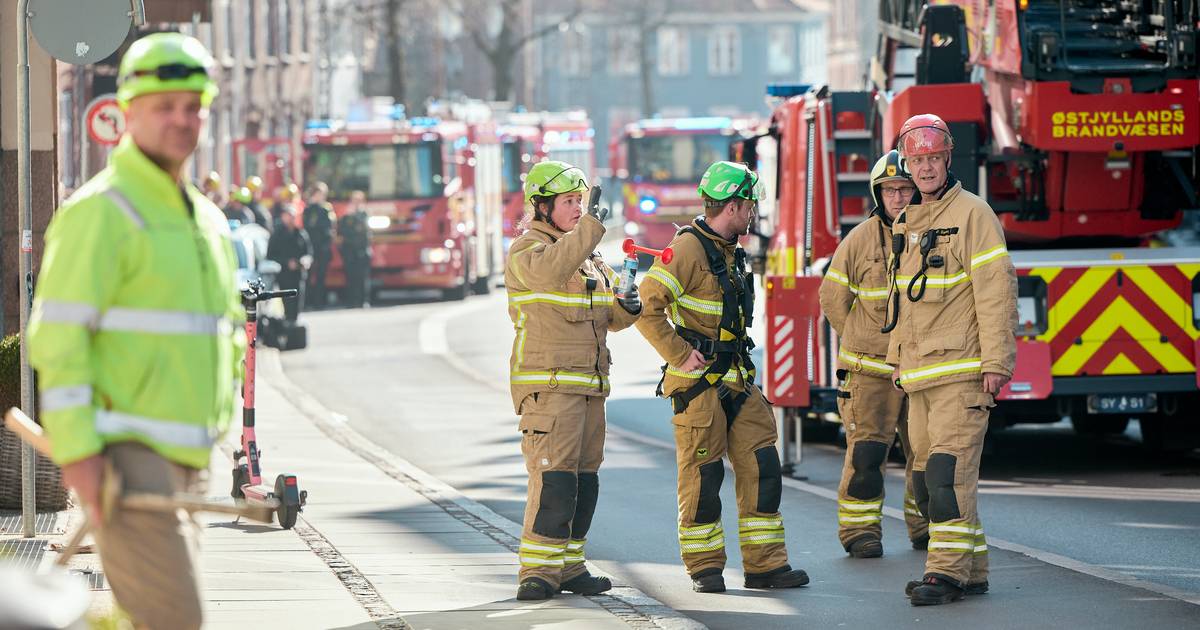 Live: Dele af det indre Aarhus er spærret efter delvis sammenstyrtning ...