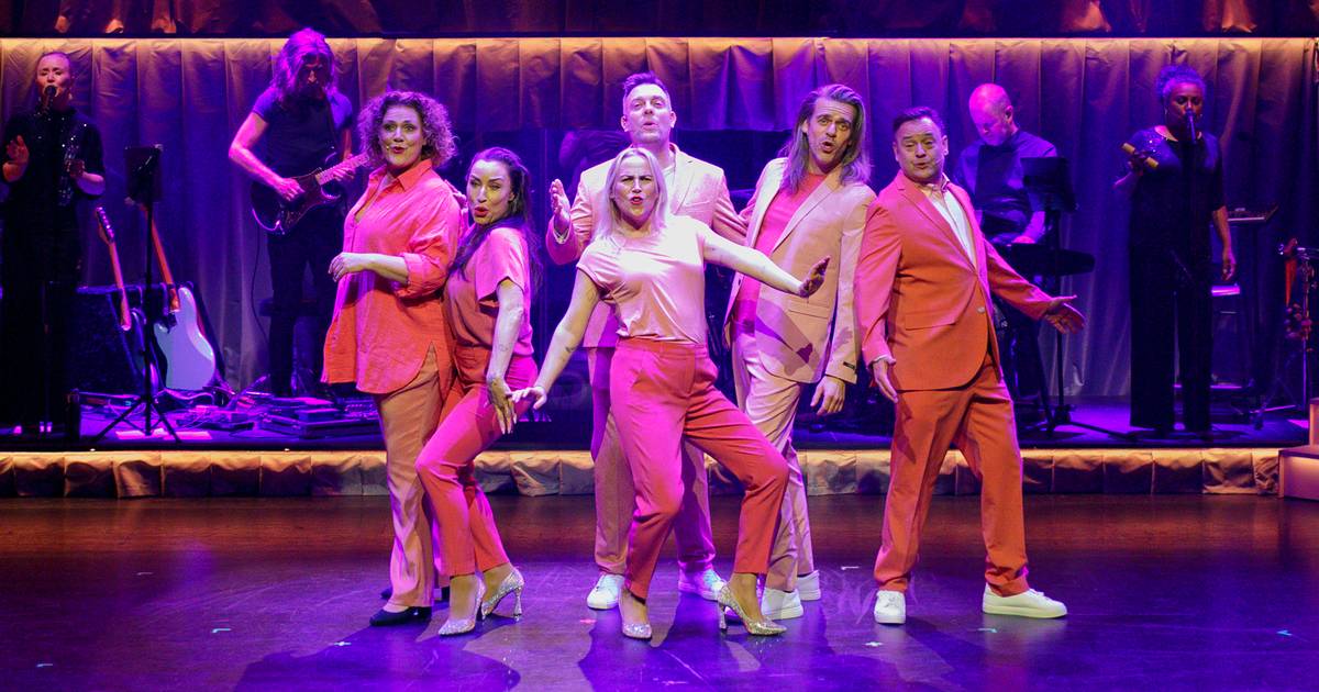 Der er masser at grine af i ”Smilets Revy 2025”. Og så lever vi med de mere tynde numre ...