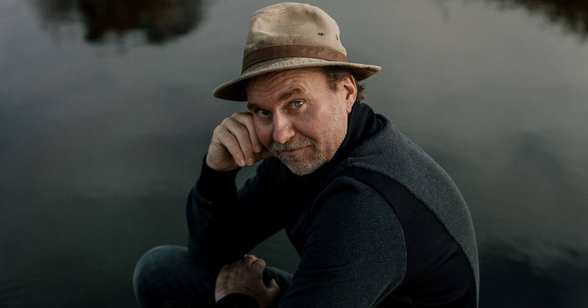 Han falder gerne ned ad trapper 14 dage i træk - Jyllands-Posten