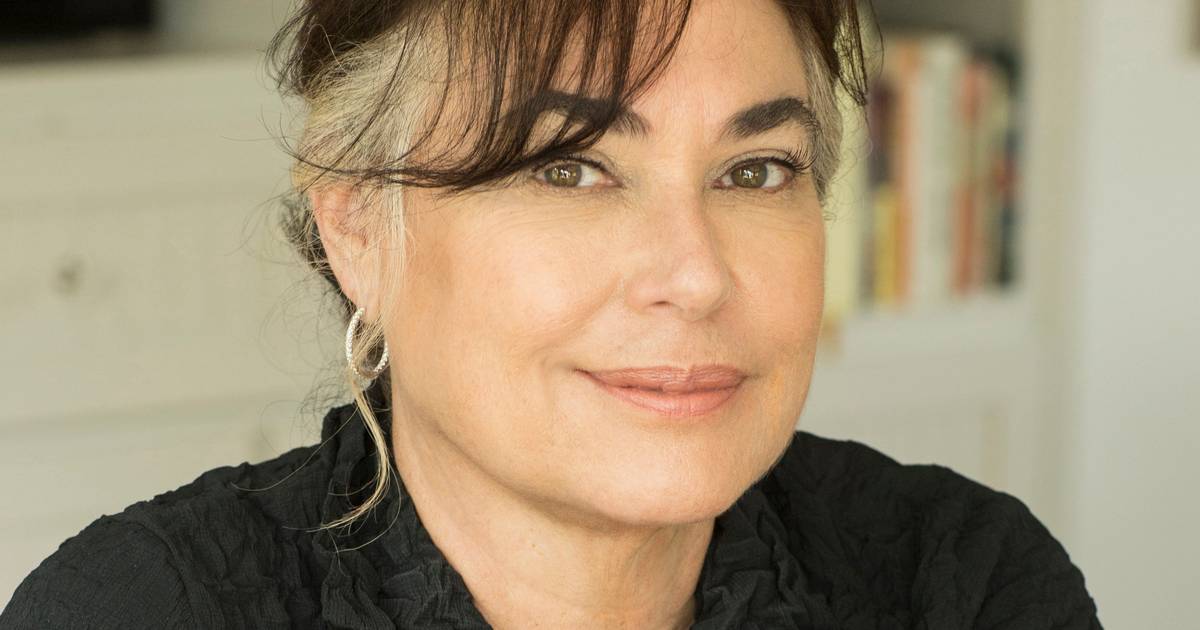 »Jeg lægger mine arme om ham og kysser ham på panden, som om han var ...