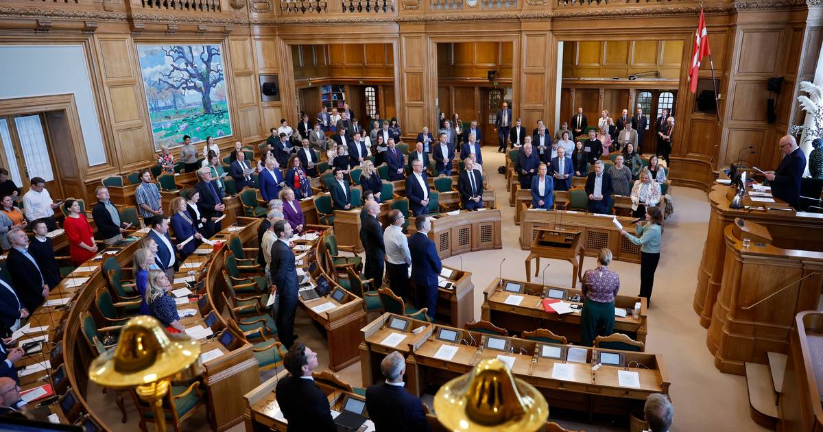 Fremtidens folketingspolitikere og ministre får lønforhøjelse ...