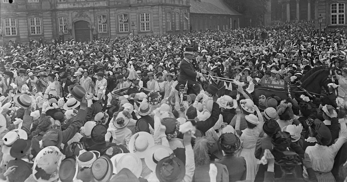 Grundlovsdag markerer 110 år med rigtigt demokrati i Danmark - Jyllands ...