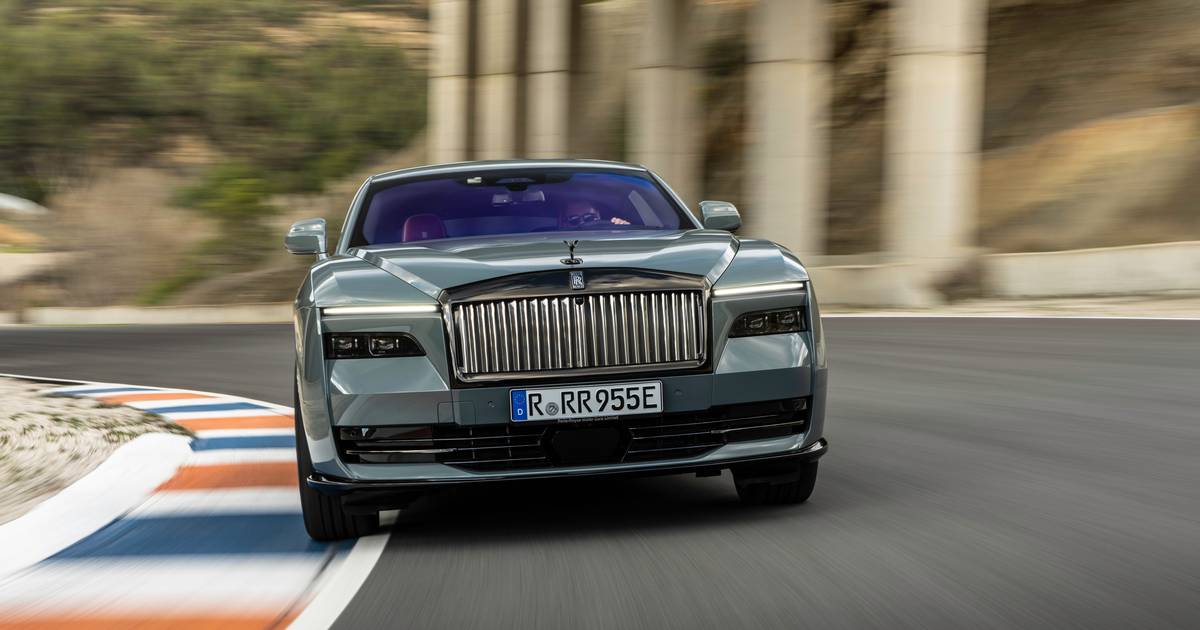 Rolls-Royce på racerbane: Hvordan reagerer tre tons elektrisk dekadence ...