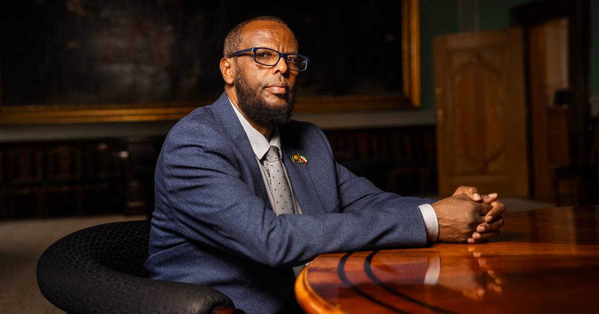 Hans land er et demokratisk håb i en despotisk ørken: Og han har et ...