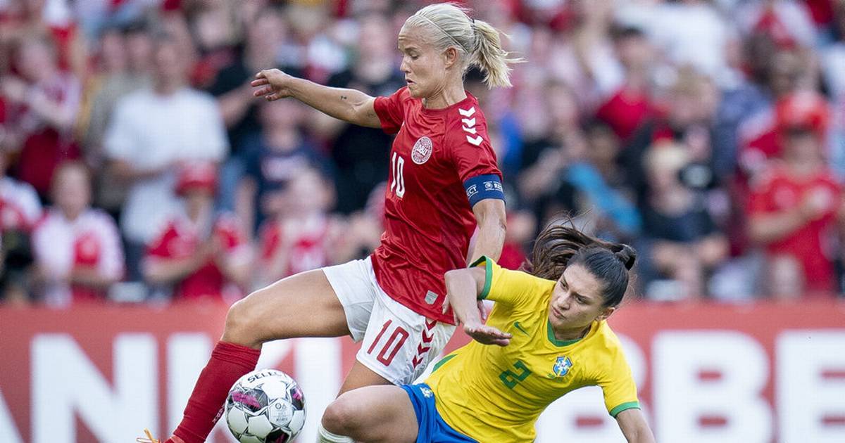 Kvindelandsholdet tørner sammen med Finland i Parken - Jyllands-Posten