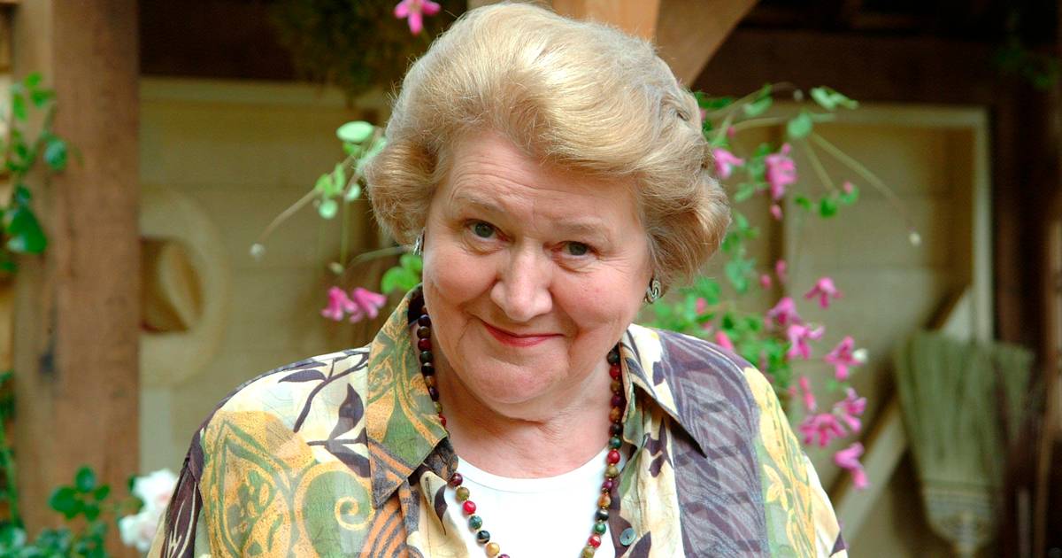 "Fru Hyacinth" er død - Jyllands-Posten