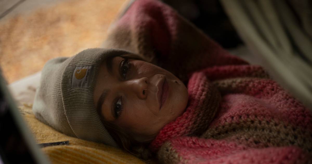 Frederikke bor i sin bil og lever af havregrød og nudler. Alligevel takker hun universet ...