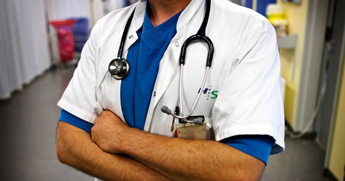 Vi uddanner dygtige unge mennesker til arbejdsløse læger - Jyllands-Posten